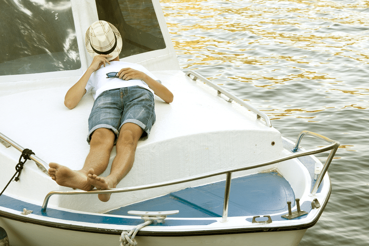 Overnight Boat Rentals: A Complete Safety & Boating Guide