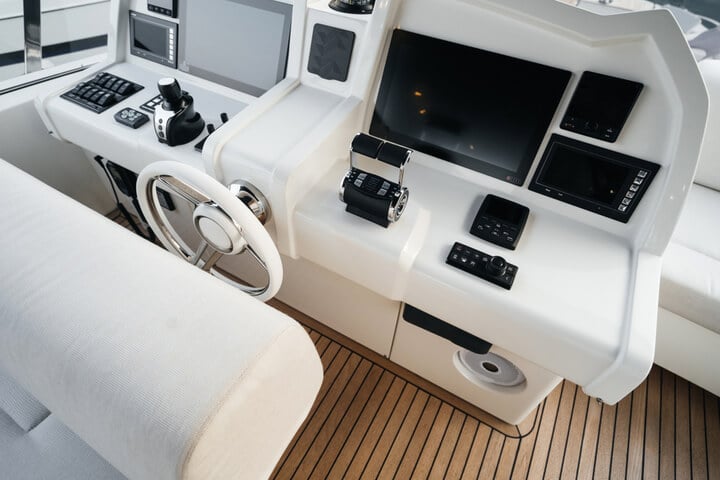Yacht vs. Boat: What are the Differences? | Boatsetter