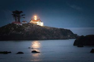 7 Most Haunted Lighthouses in the United States | Boatsetter