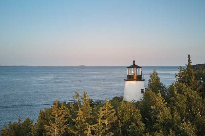7 Most Haunted Lighthouses in the United States | Boatsetter